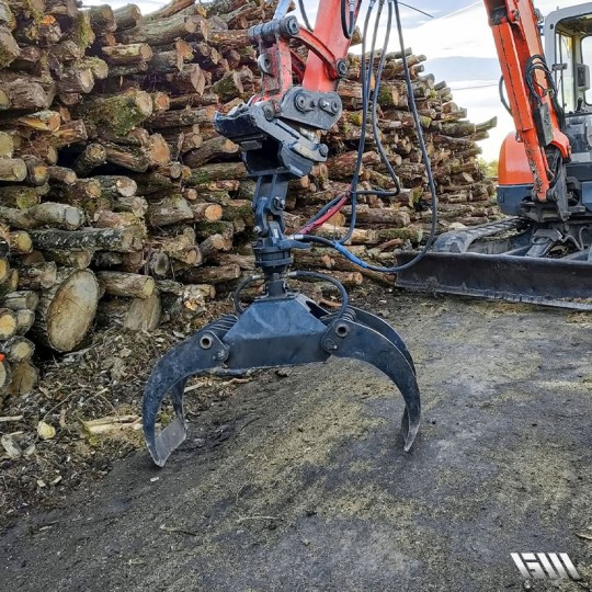 Grappin forestier à pointes